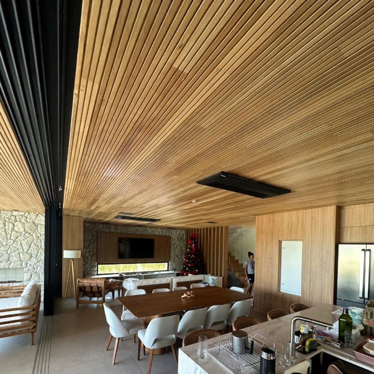 10 Ideias Criativas para Usar Painéis Ripados de Madeira em Seus ...